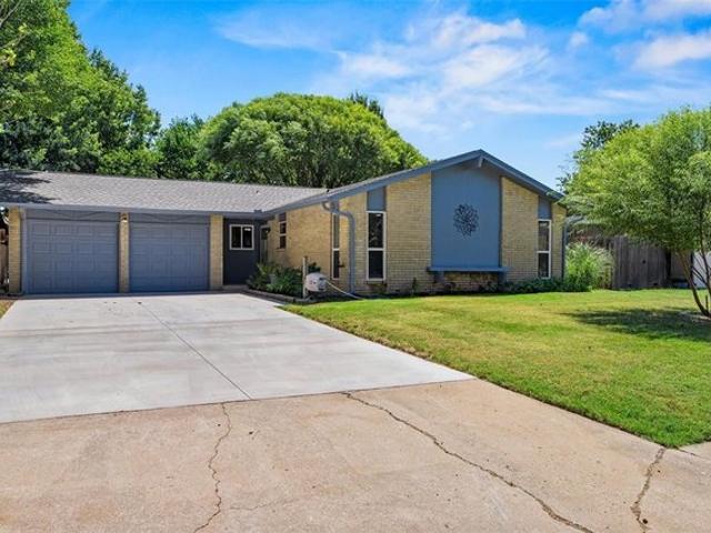 725 Ranchoak Dr, Yukon, OK 73099