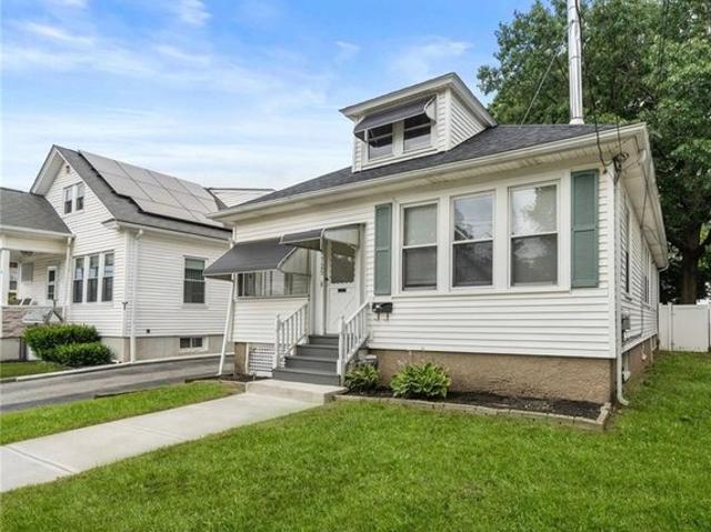 725 River Ave, Providence, RI 02908