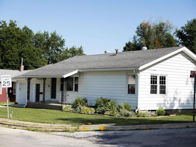 725 W Fayette St, Pittsfield, IL 62363