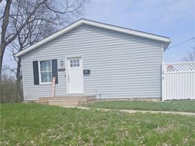 725 W Franklin St, Troy, OH 45373