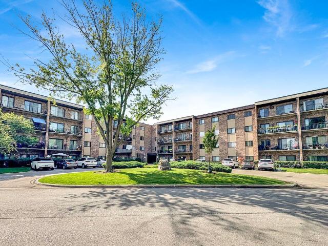 725 W Huntington Commons Rd, Unit 416, Mount Prospect, IL 60056 | MLS #12629 | Compass