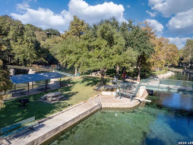 725 W Klingemann St