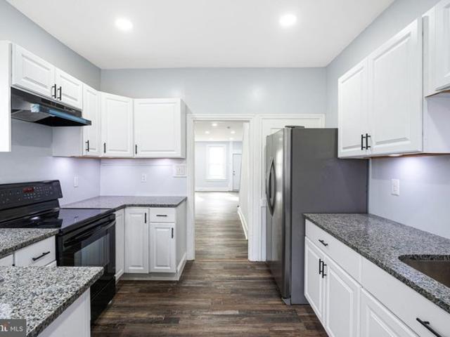 725 W Lafayette St, Norristown, PA 19401