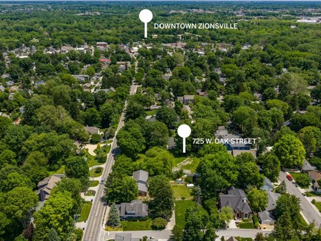 725 W Oak St, Zionsville, IN 46077