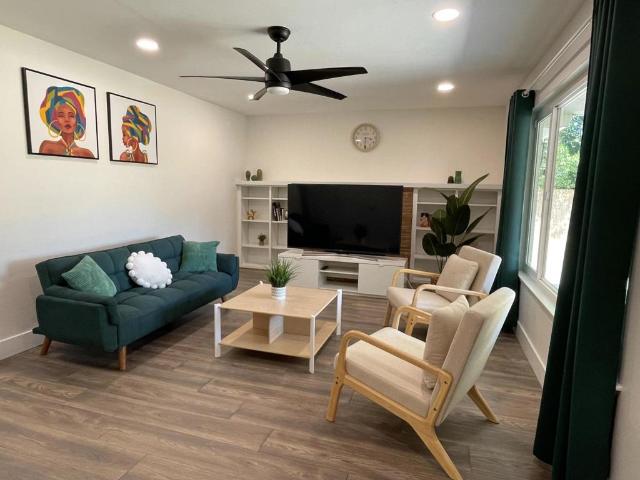 725 W Rialto Avenue