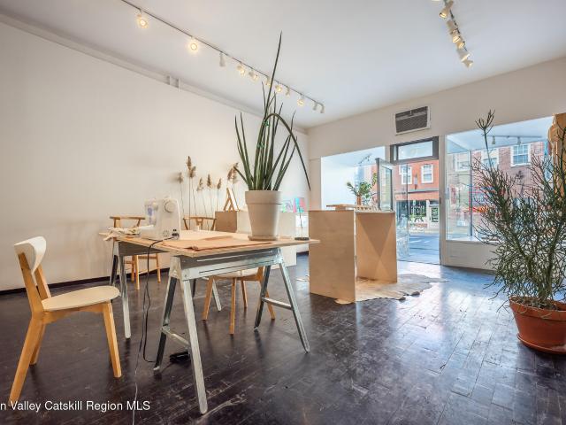 725 Warren Street Retail 1