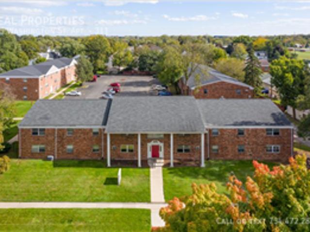 725 Washington St. Apt 2 beds, 1 full bath