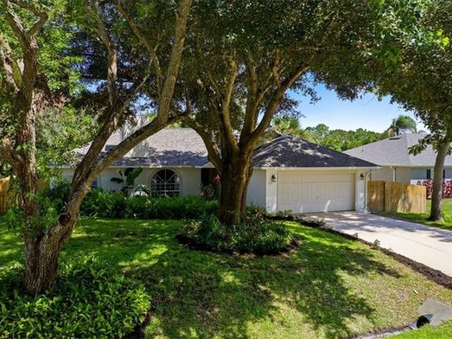 725 Wentworth St, Sebastian, FL 32958