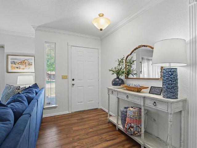 725 Westview Drive