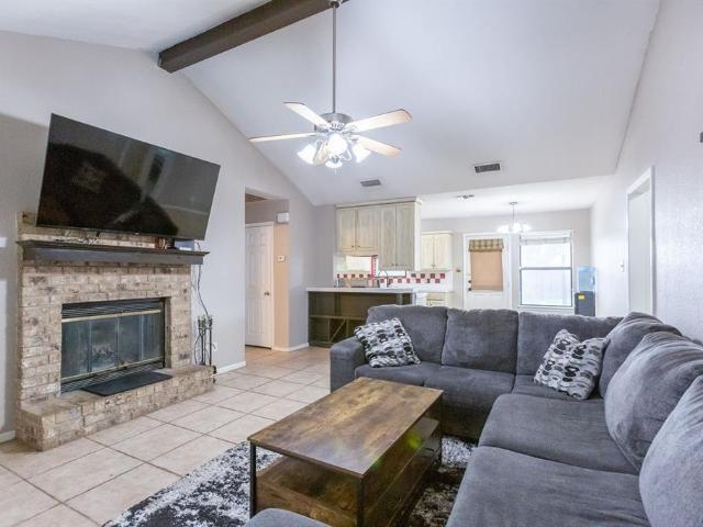 725 Tabard Trail