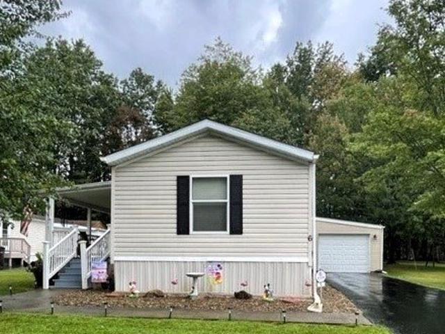7266 W Market St, Mercer, PA 16137