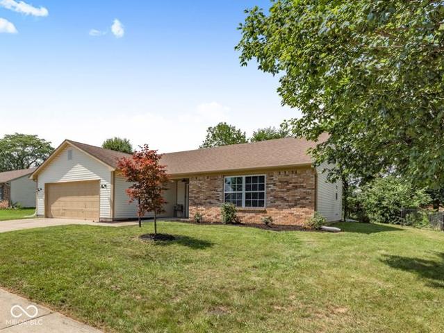 7267 Woodside Dr, Avon, IN 46123