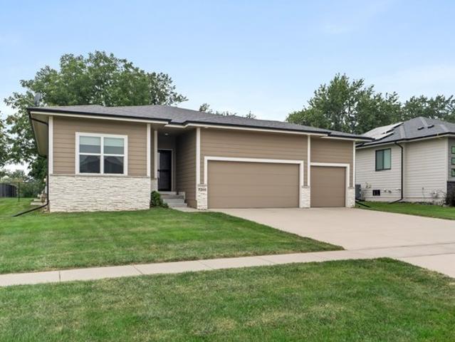 7260 NW 19th St, Ankeny, IA 50023