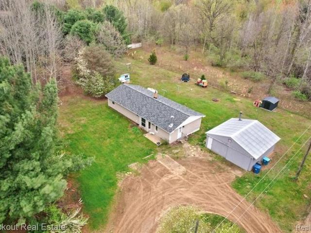 7261 Hess Rd, Vassar, MI 48746
