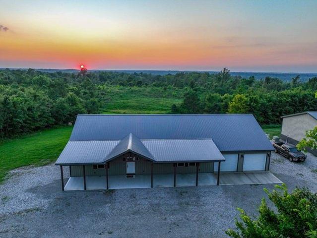 7261 Ilsley Rd, Dawson Springs, KY 42408