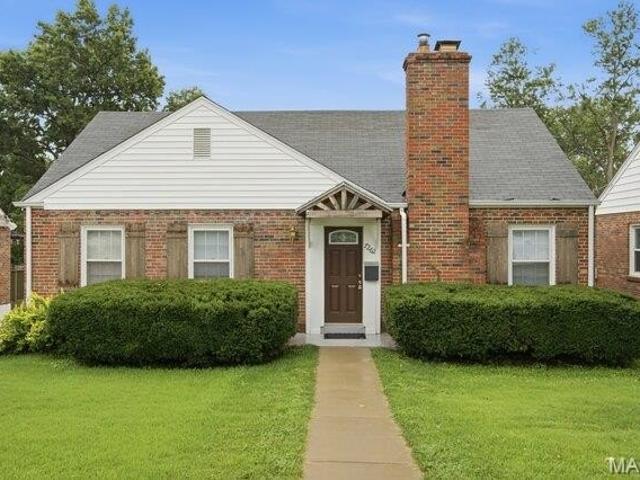 7262 Mackenzie Rd, Affton, MO 63123