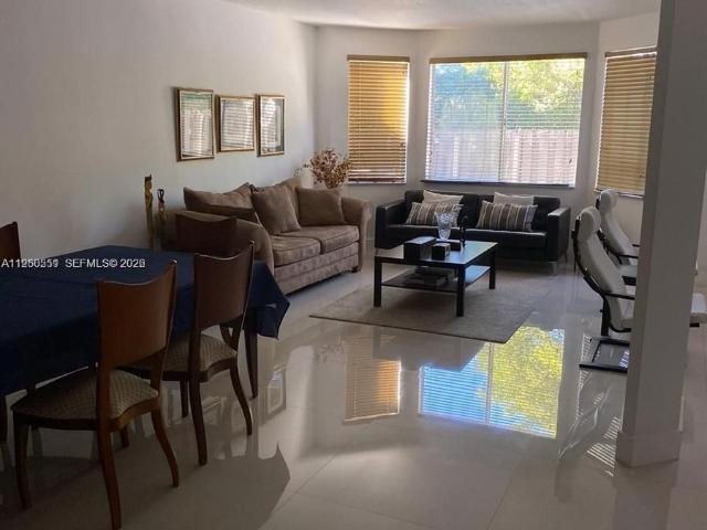 7262 NW 113th Pl, Doral, FL