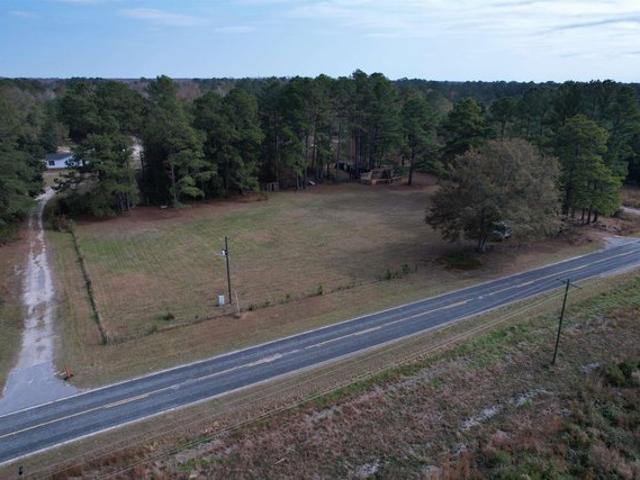 7262 N Brewington Rd, Manning, SC 29102