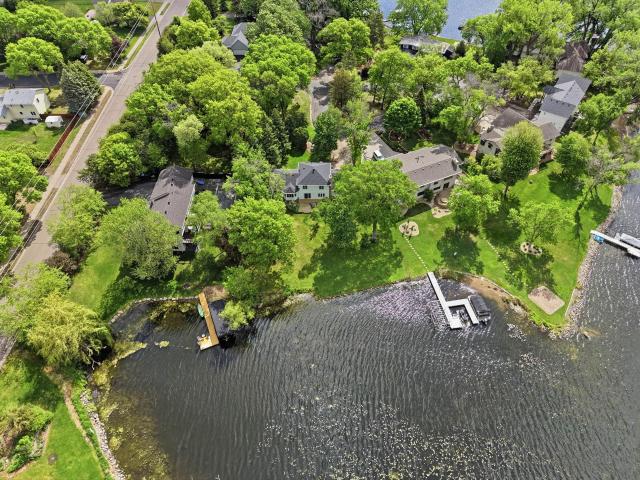 7263 Pineview Lane N
