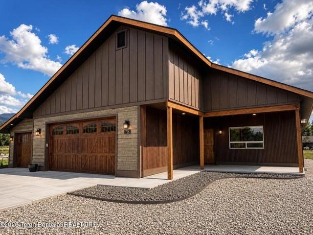 726 Cedar Springs Dr, Thayne, WY 83127