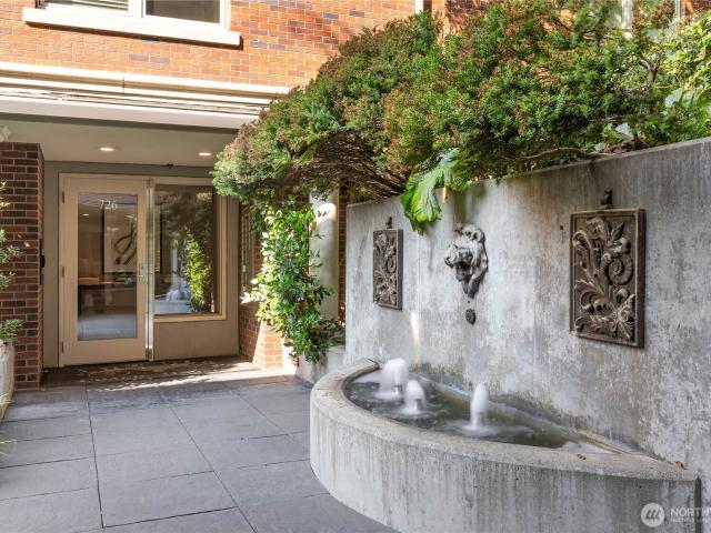726 Boylston Ave E, Unit 9, Seattle, WA 98102 | Compass