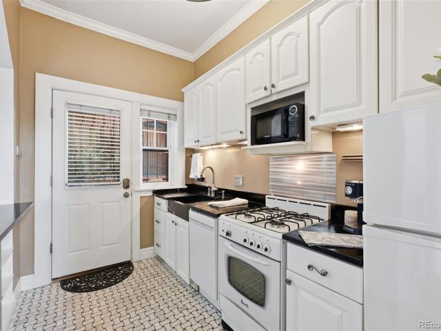 726 E 16th Avenue # 102