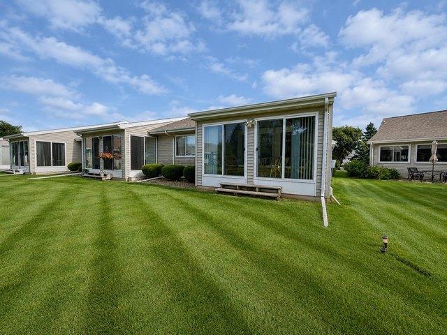 726 Kensington Sq Unit 726, Stoughton, WI 53589