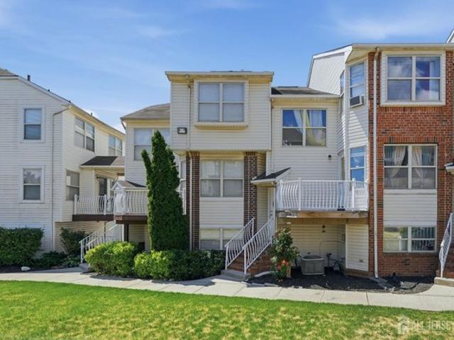 726 Harbortown Blvd, Perth Amboy, NJ 08861