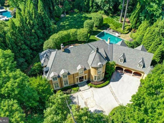 726 John Barry Dr, Bryn Mawr, PA 19010
