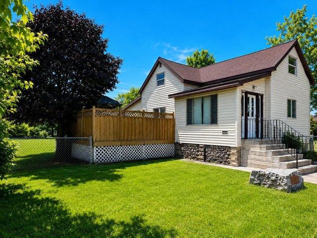 726 Long Lake Ave, Alpena, MI 49707