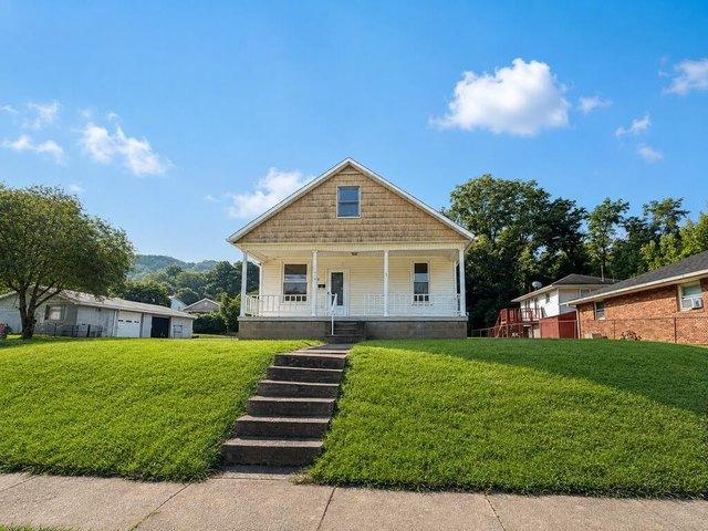 726 N 4th Ave, Paden City, WV 26159