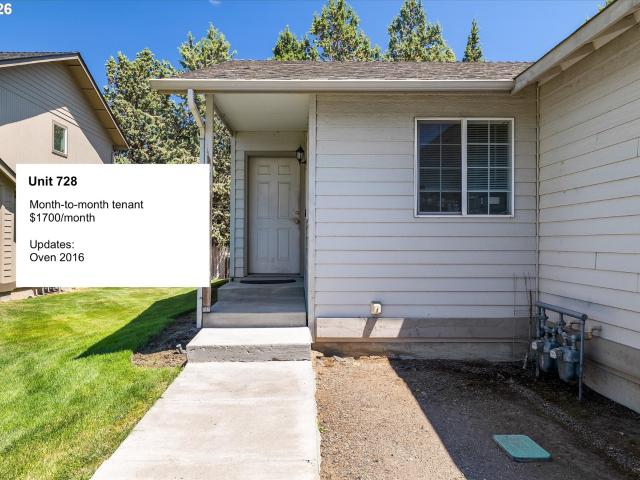 726 ne savannah dr
