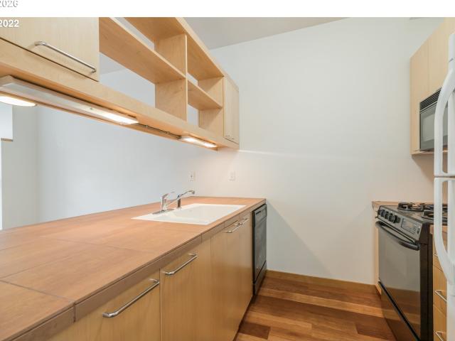 726 NW 11TH AVE # 204