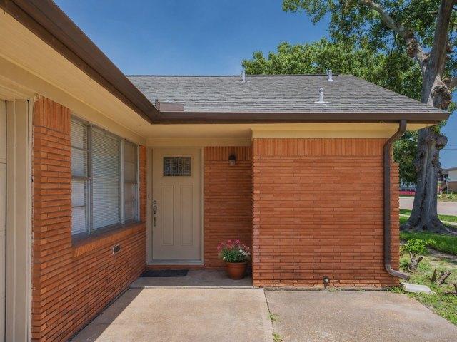 726 Skylark Rd, Pasadena, TX 77502