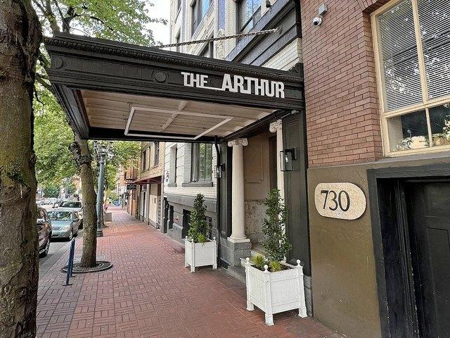 726 SW 11th Ave, Portland, OR 97205