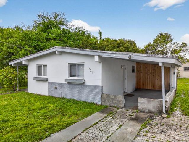 726 Phippen Waiters Rd, Dania Beach, FL 33004