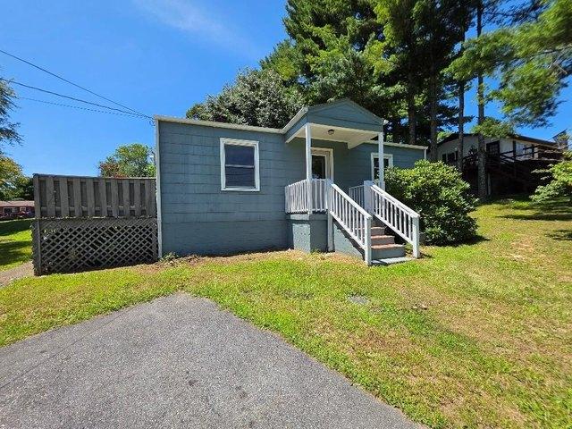 726 Prater Ln, Marion, VA 24354