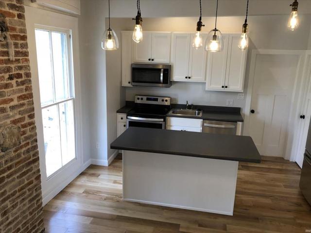 726 W 6th Street