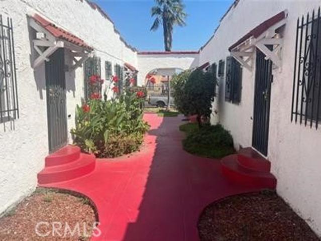 726 W 76th St, Los Angeles, CA 90003 | Compass