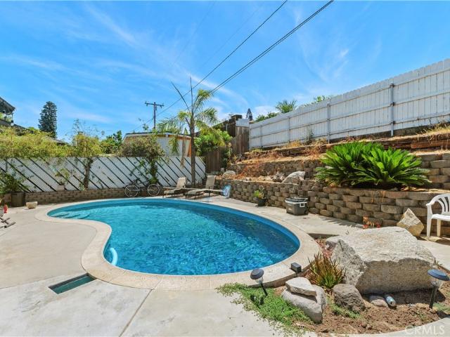 726 W Hacienda