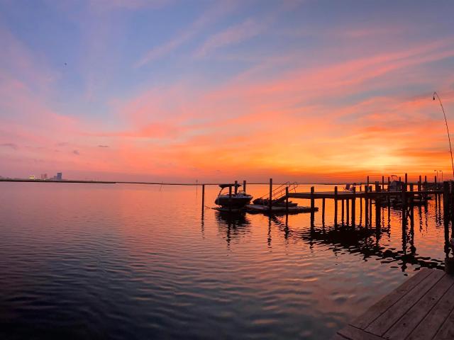 726 W Shore Dr