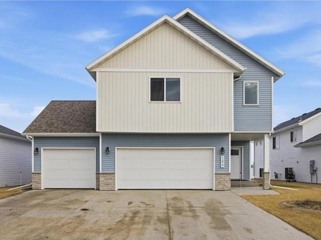 7274 29th St S, Fargo, ND 58104