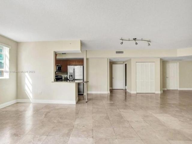 7275 90th St SW #C410, Miami, FL 33156