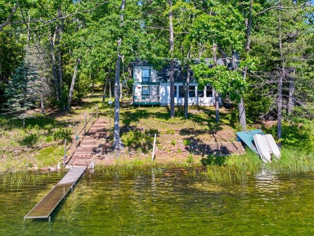 7277 Douglas Lake Rd, Johannesburg, MI 49751