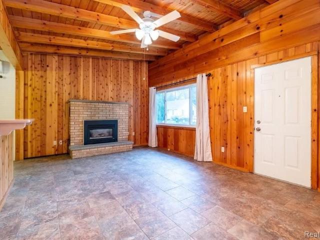 7278 Maple Road