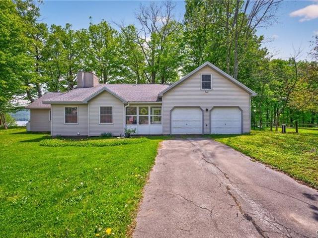 7278 Lake View Dr, Ava, NY 13303