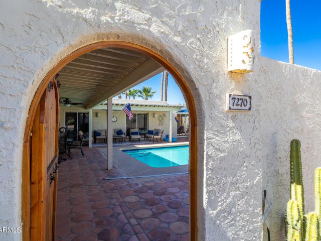 7270 E LOMA Lane
