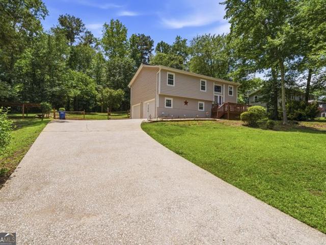 7270 Valley Dr, Winston, GA 30187