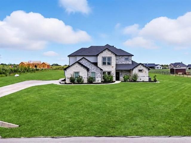 7271 Michelle Pt, Krum, TX 76249