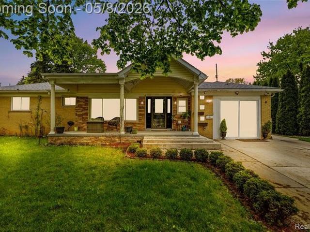 7271 Lucerne St, Dearborn Heights, MI 48127